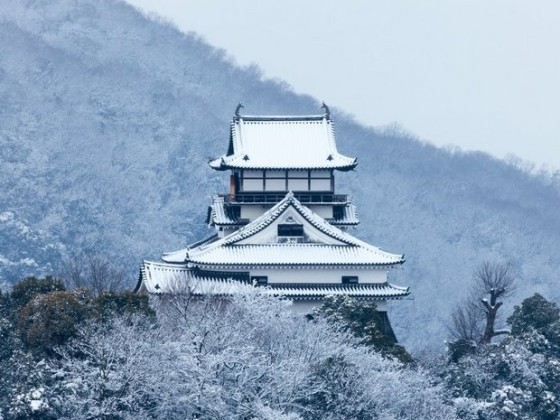 10 most beautiful snow covered castles in the world - Living + Nomads ...