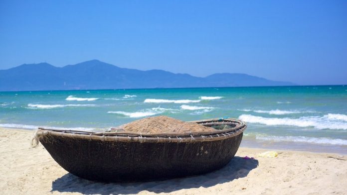 Da Nang beach — Top 8 best beaches in Da Nang, Vietnam - Living ...