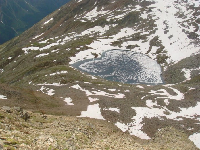 30 beautiful heart shaped lakes in the world - Living + Nomads – Travel ...