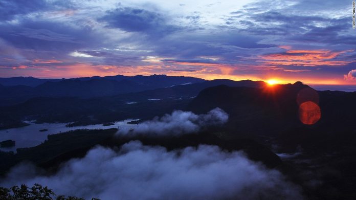 Pilgrimage to Adam's Peak — View sacred Adam's Peak footprint of God ...