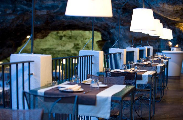 3 stunning photos of italian-cave-restaurant-grotta-palazzese-polignano ...