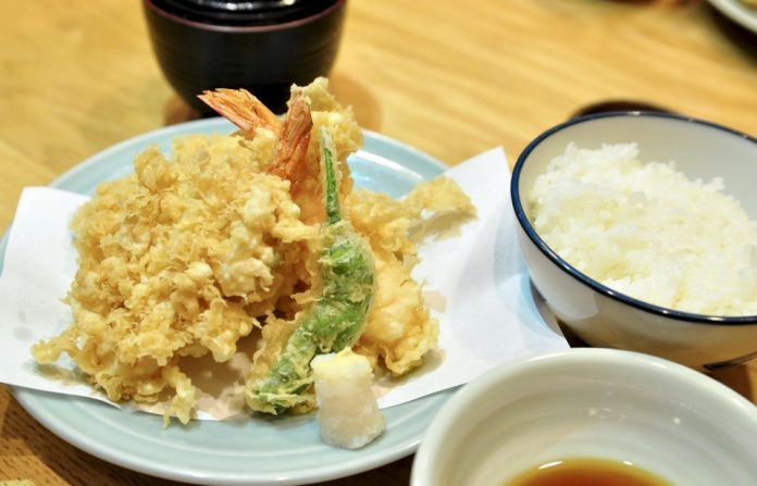 What to Eat in Japan? 29+ most popular, traditional & must try foods in ...