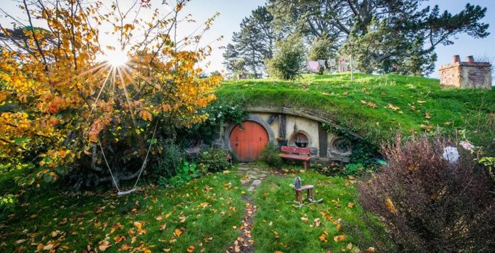 Wonderland of the dwarves in New Zealand - Hobbiton fairy village