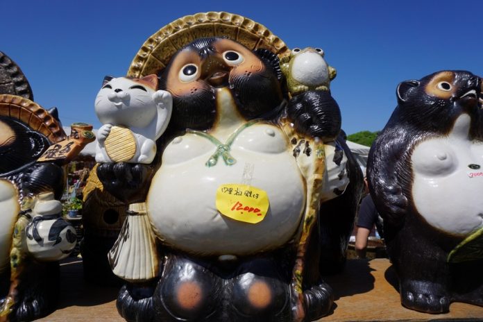 Shigaraki Tanuki – An animal symbol of good luck in Japan - Living ...