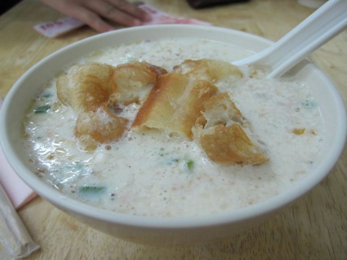 Tasting traditional Chinese soy milk breakfast in Taipei - Living ...