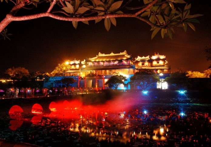 Hue nightlife — Top 8 things to do in Hue, Vietnam at night - Living ...