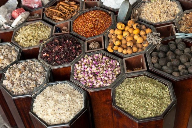 What to buy in Dubai? — Top +23 best things to buy in Dubai - Living ...