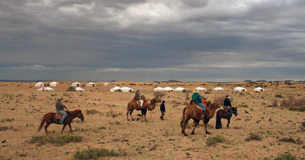 Mongolia travel blog — Explore the life of Mongolian nomads in the ...
