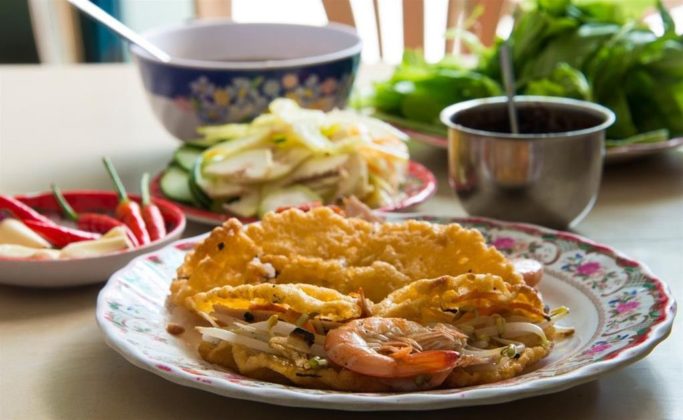 Hue food — 11 traditional cakes & sweet soups in Hue you can't miss ...