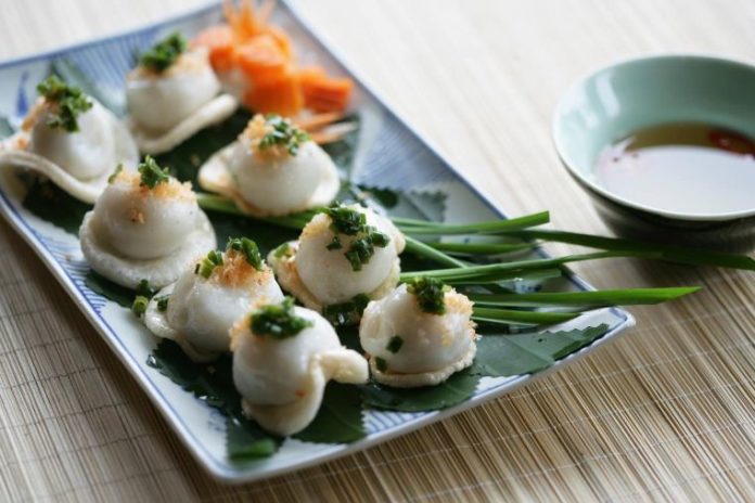 Hue food — 11 traditional cakes & sweet soups in Hue you can't miss ...