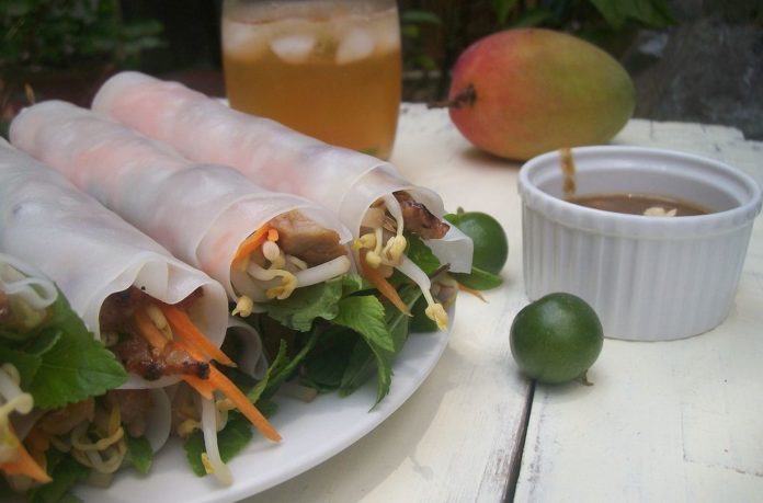 Hue food — 11 traditional cakes & sweet soups in Hue you can't miss ...