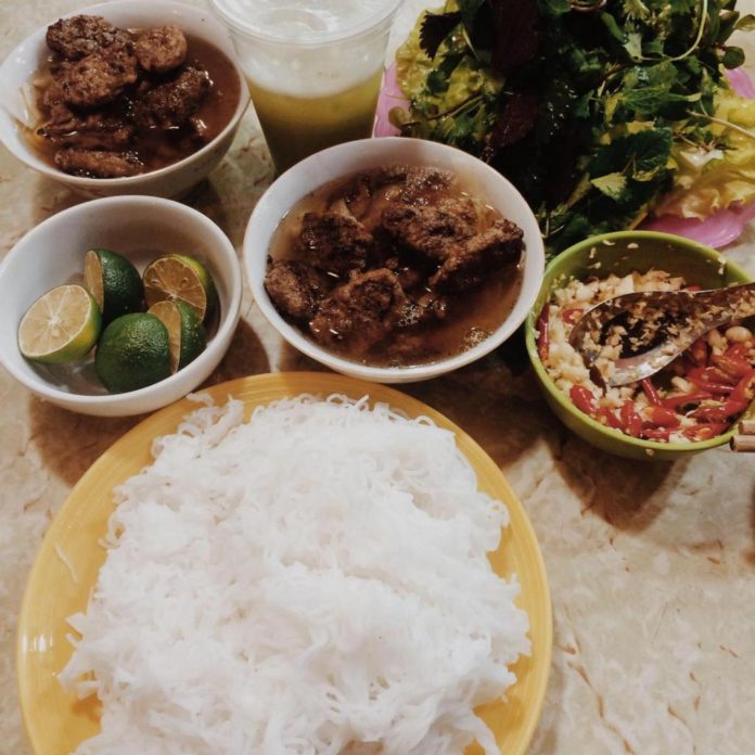 Bun cha Hanoi — Top 14 bun cha (kebab rice noodles) eateries in Hanoi ...