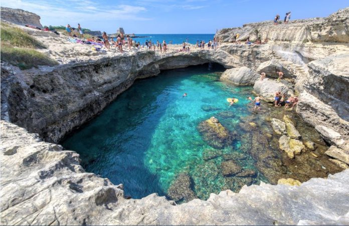 Top 10 most beautiful natural swimming pools in the world - Living ...