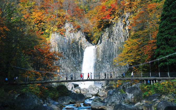 Japanese waterfall — Top 10 most beautiful waterfalls in Japan in ...