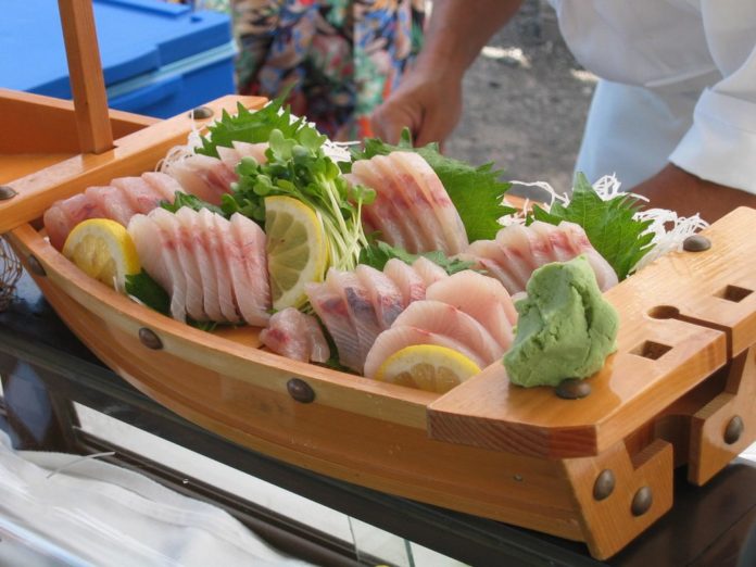 How to eat Sashimi like a local? - Living + Nomads – Travel tips ...