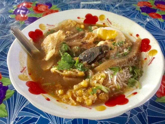 Yangon food guide — 18 famous Yangon foods you should try - Living ...