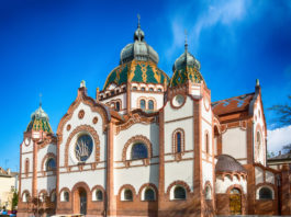 Famous churches in Europe — Top 15 beautiful churches in Europe you ...