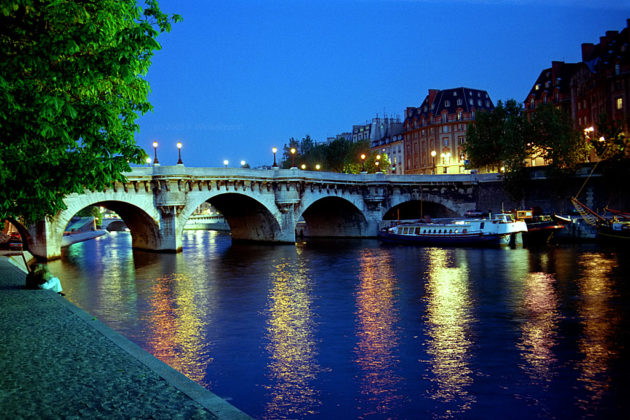 Visiting Paris to hear the most famous bridges in Paris tell stories ...