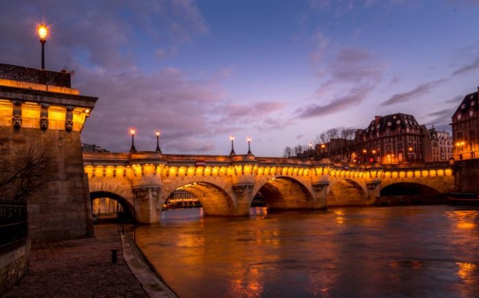 Visiting Paris to hear the most famous bridges in Paris tell stories ...