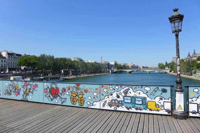 Visiting Paris to hear the most famous bridges in Paris tell stories ...