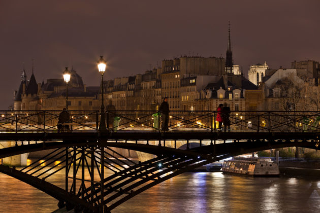 Visiting Paris to hear the most famous bridges in Paris tell stories ...