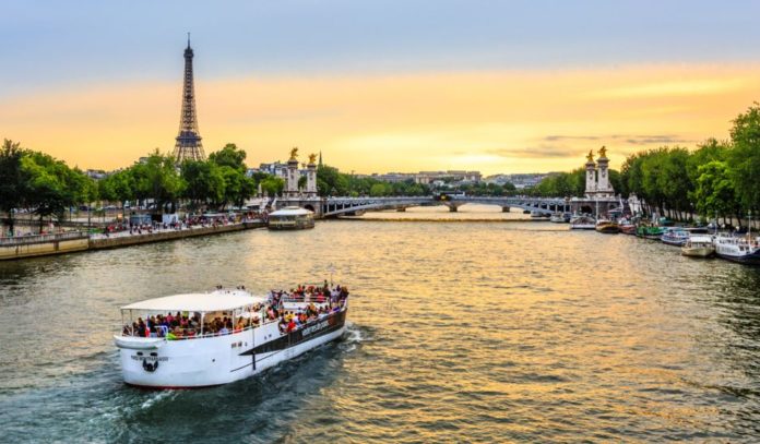 Visiting Paris to hear the most famous bridges in Paris tell stories ...