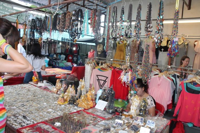 Explore Phuket weekend night market — Enjoy shopping at Phuket's most ...