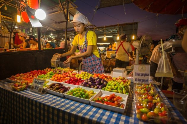 Explore Phuket weekend night market — Enjoy shopping at Phuket's most ...