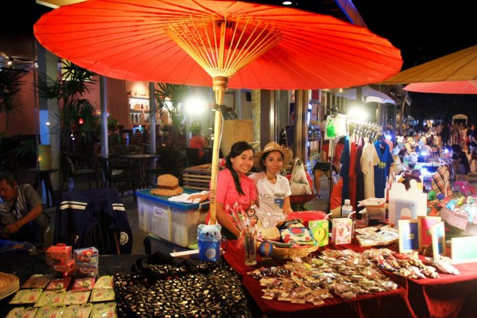 Explore Phuket weekend night market — Enjoy shopping at Phuket's most ...