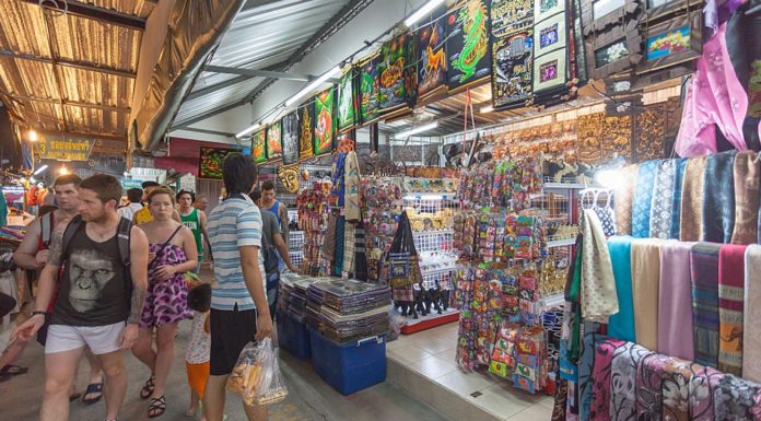 Explore Phuket weekend night market — Enjoy shopping at Phuket's most ...