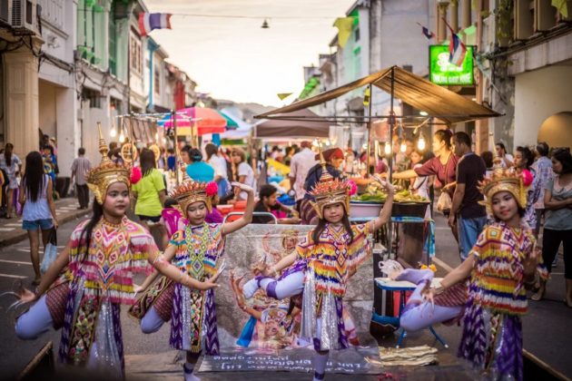 Explore Phuket weekend night market — Enjoy shopping at Phuket's most ...