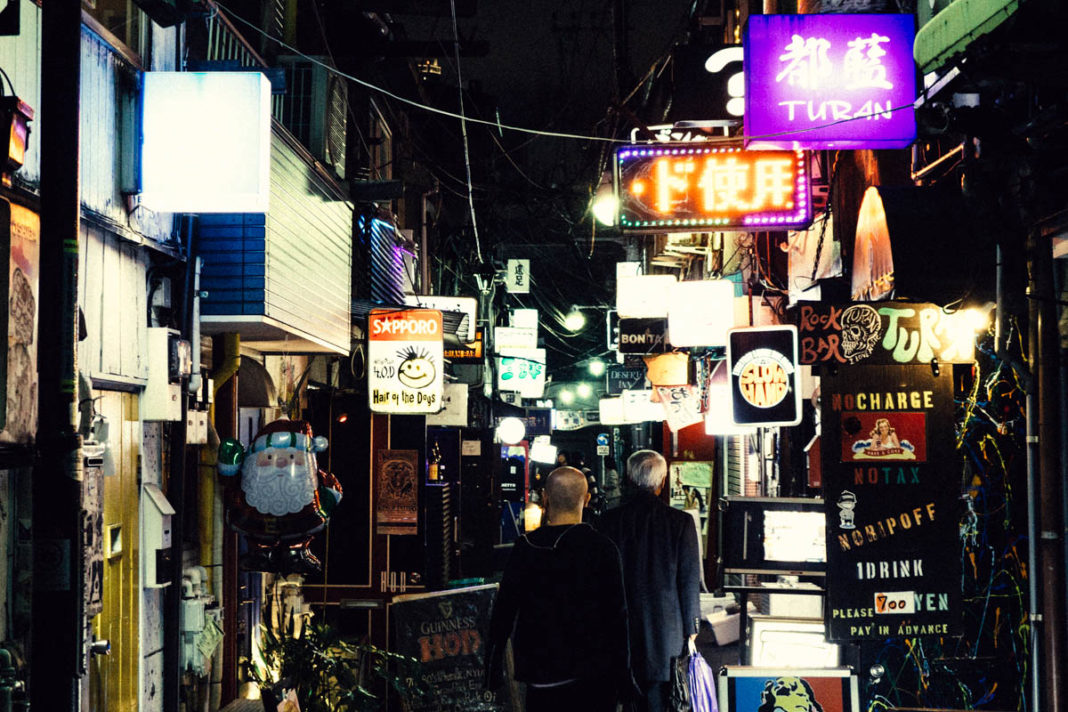 Explore Golden Gai Tokyo — The unique nightlife in Shinjuku, Tokyo ...