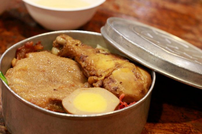 Explore Fenqihu old street — What to do in Fenqihu in a day trip ...