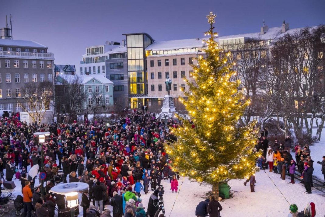 Best Christmas holiday destinations — Top 7 best Christmas towns in the ...