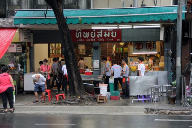 Chatuchak food blog — Top 12 best foods at Chatuchak Market you must ...