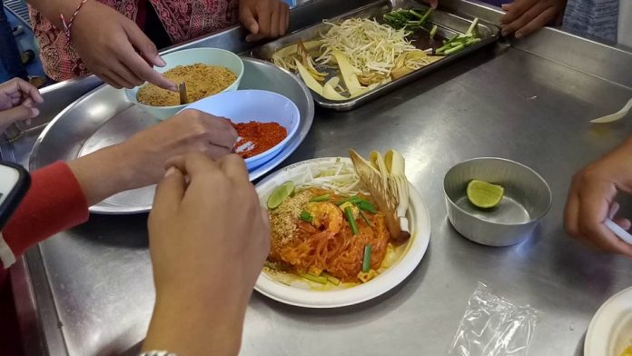 Chatuchak food blog — Top 12 best foods at Chatuchak Market you must ...