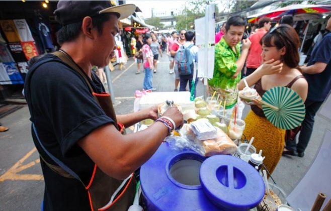 Chatuchak food blog — Top 12 best foods at Chatuchak Market you must ...