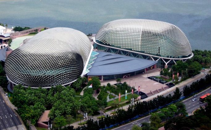 singapore_durian_stall - Living + Nomads – Travel tips, Guides, News ...