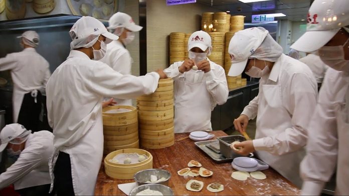Must eat in Shanghai. 15+ famous dishes & best food to try in Shanghai ...