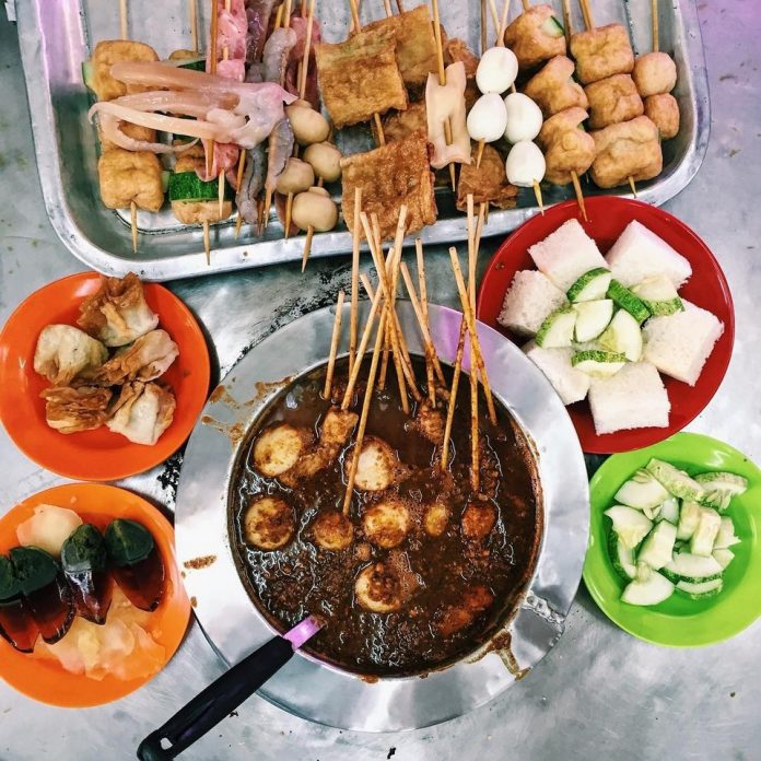 Satay Celup-malaysia - Living + Nomads – Travel tips, Guides, News ...