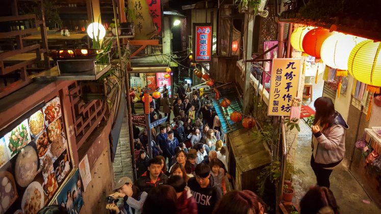 Jiufen Shifen day trip — How to visit Jiufen and Shifen in one day from ...