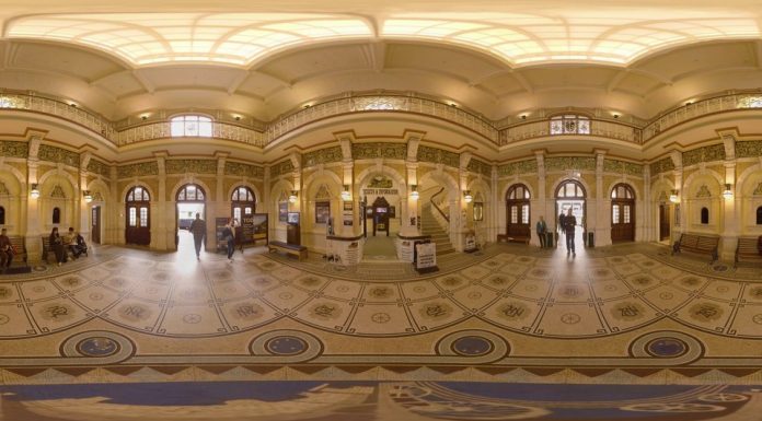 Inside Flinders Street Station - Living + Nomads – Travel tips, Guides ...