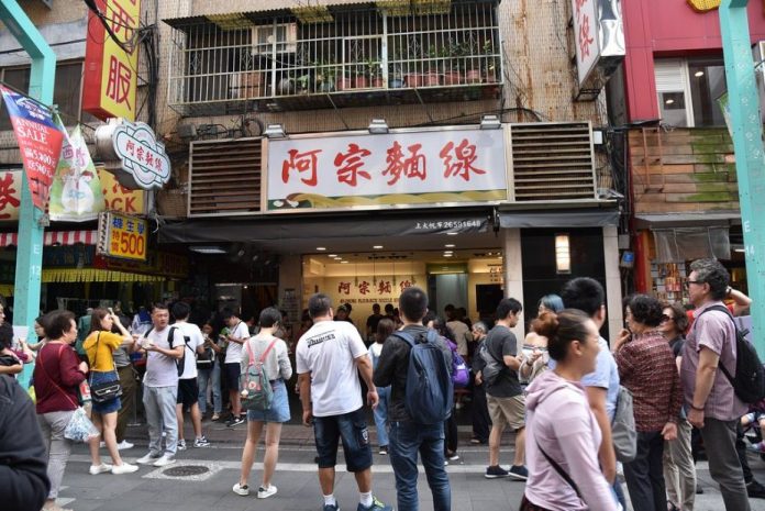 Guide to Ximending night market — 11+ things & what to do in Ximending ...