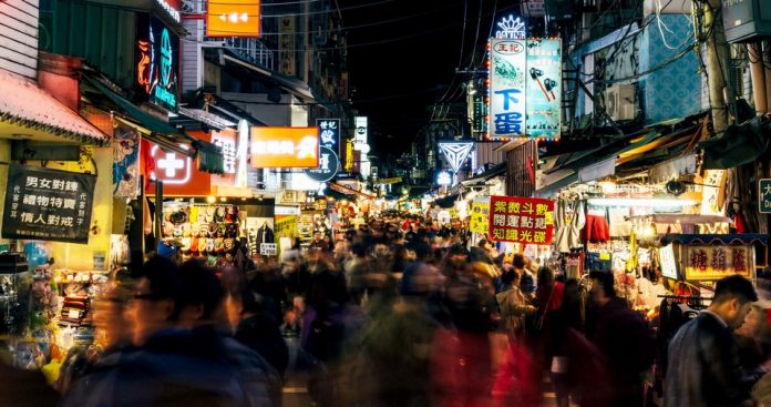 Top night markets in Taiwan — 11 most famous, must-go & best night markets in Taiwan - Living ...