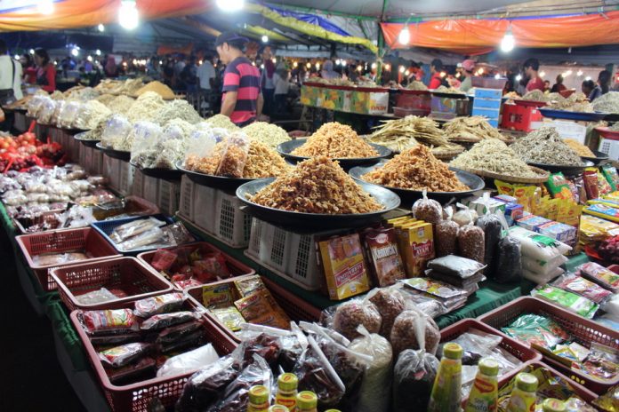 Filipino Market Kota Kinabalu - Living + Nomads – Travel tips, Guides ...
