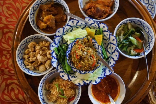 What to eat in Chiang Mai? 15 most popular & must try food in Chiang ...
