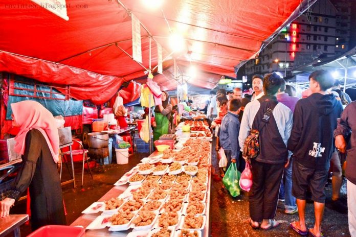 At Sri Petaling, Pasar Malam is available on every Tuesday, regardless ...