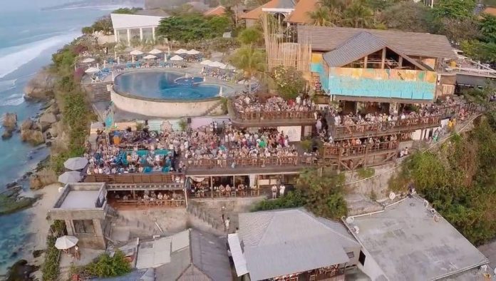 Uluwatu beach club — Top 5 most beautiful & best beach club in Uluwatu ...