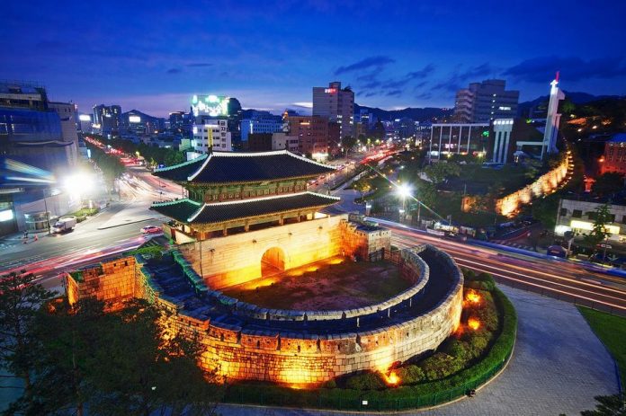 The ULTIMATE Dongdaemun guide: What to do, where to go & MORE - Living ...