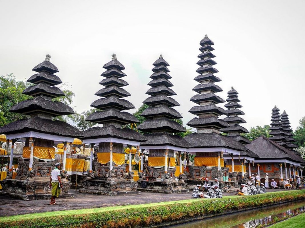 Top temples in Bali — 6 best & most famous temples in Bali - Living ...